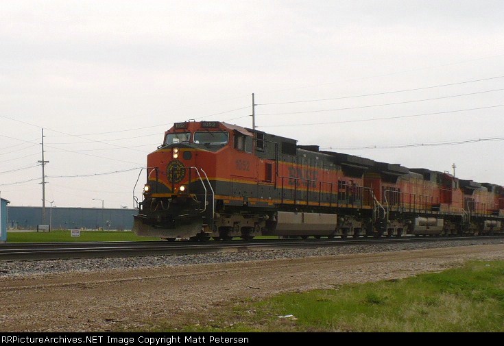 BNSF 1052